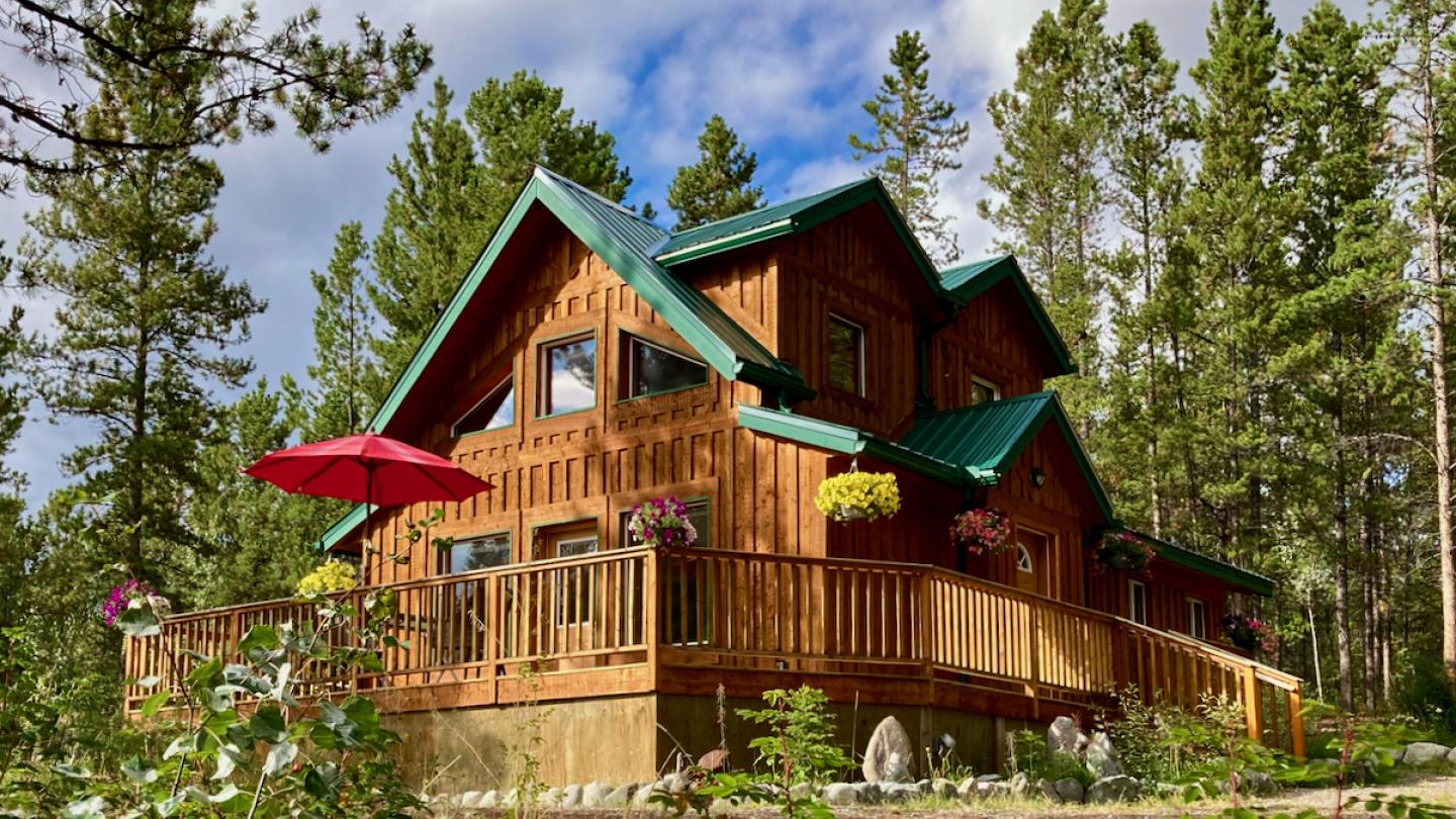 Springhills Chalet at Hot Springs | Travel Yukon - Yukon, Canada ...