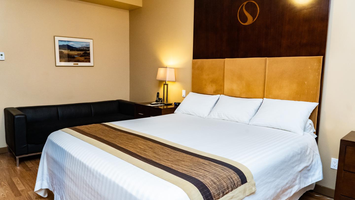 SKKY Hotel | Travel Yukon - Yukon, Canada | Official Tourism Website ...
