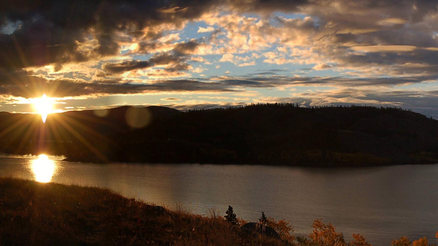 Fox Bay Retreat - Lake Laberge | Travel Yukon - Yukon, Canada ...